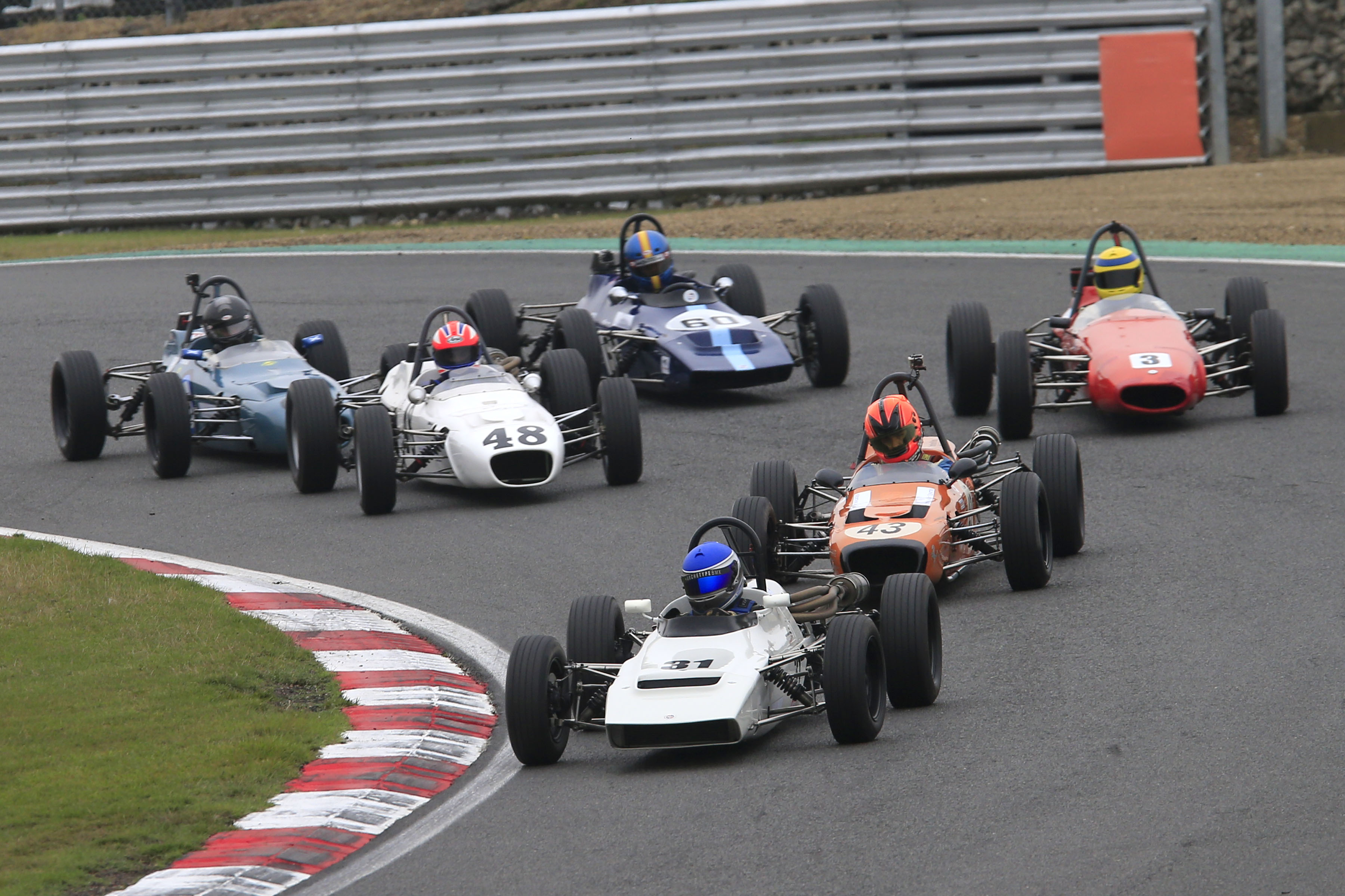 Great racing from Brands Hatch Historic FF1600 racers - Auto Addicts