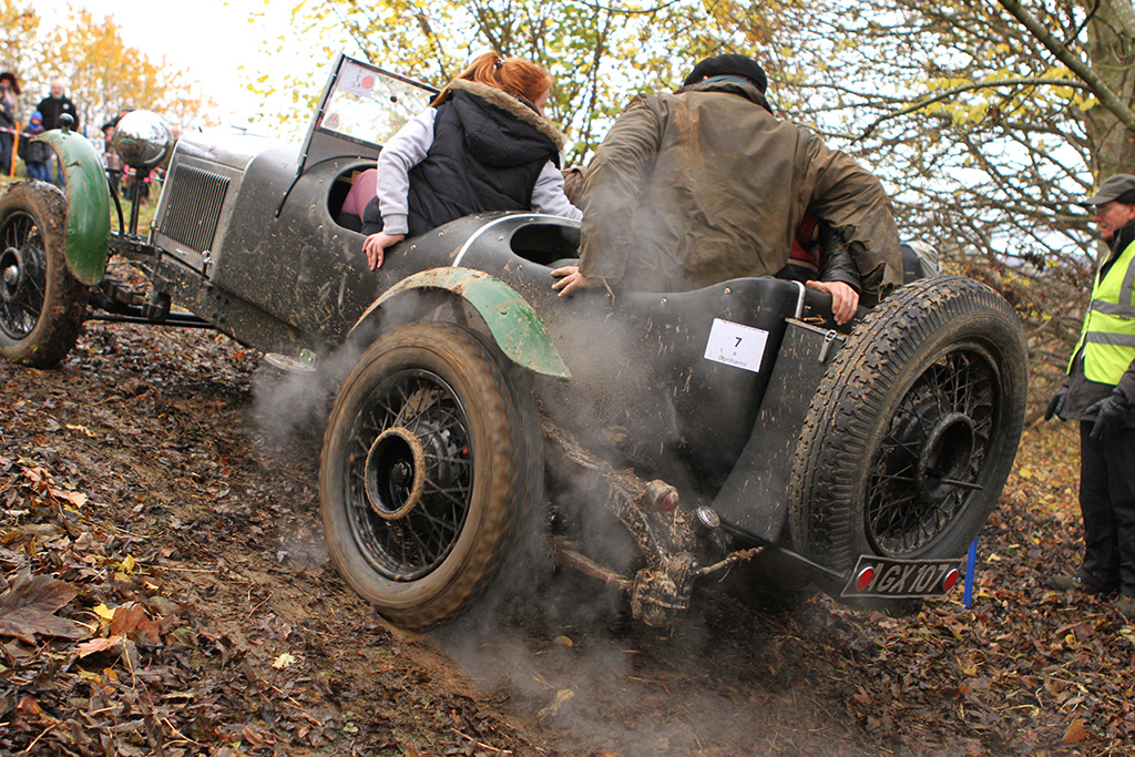 Price goes clear to triumph at the VSCC Cotswold Trial - Auto Addicts