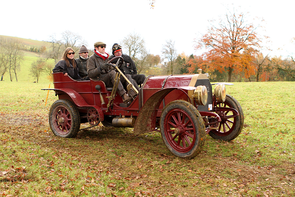 Price goes clear to triumph at the VSCC Cotswold Trial - Auto Addicts