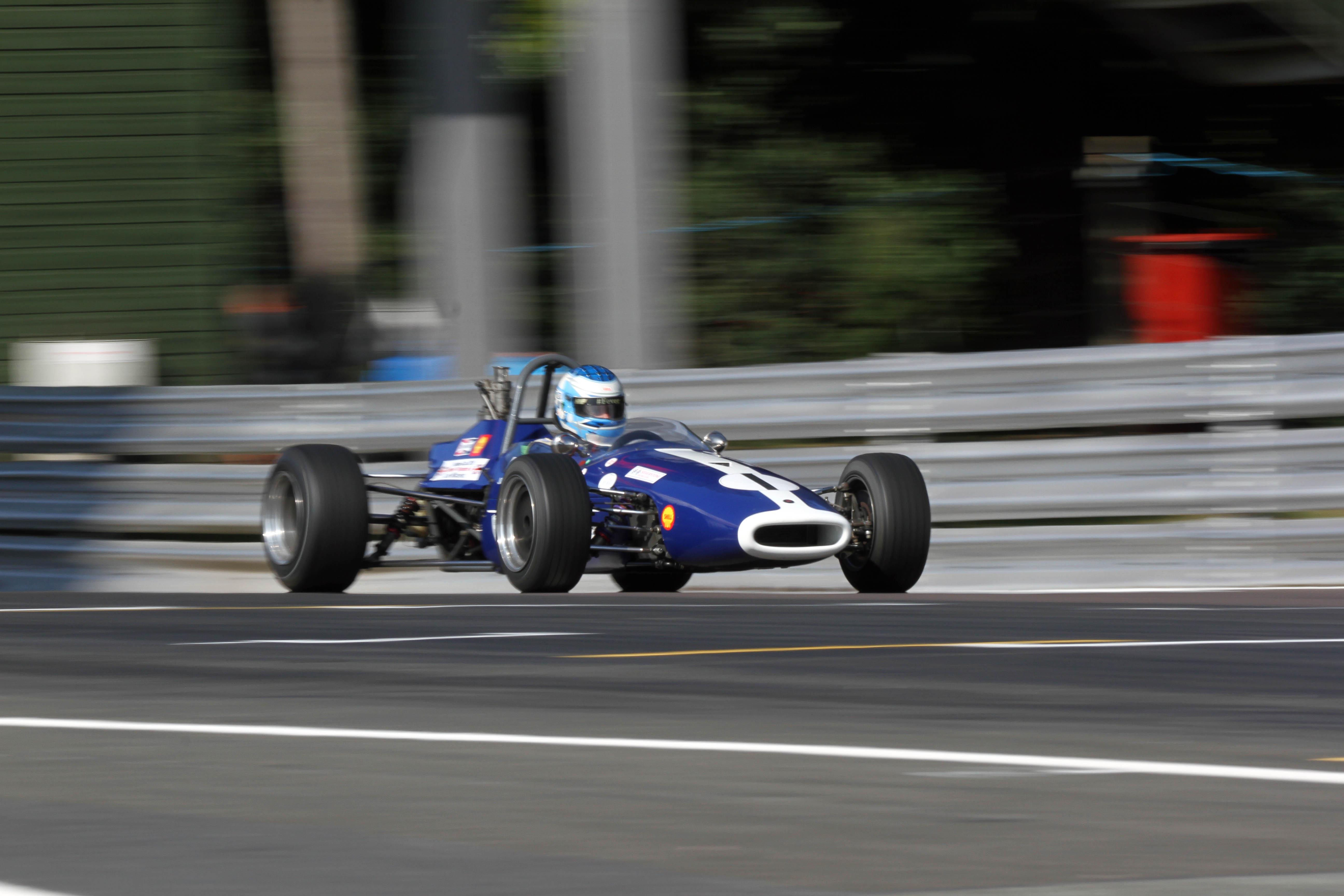 HSCC Oulton Park Gold Cup is a hit - Auto Addicts