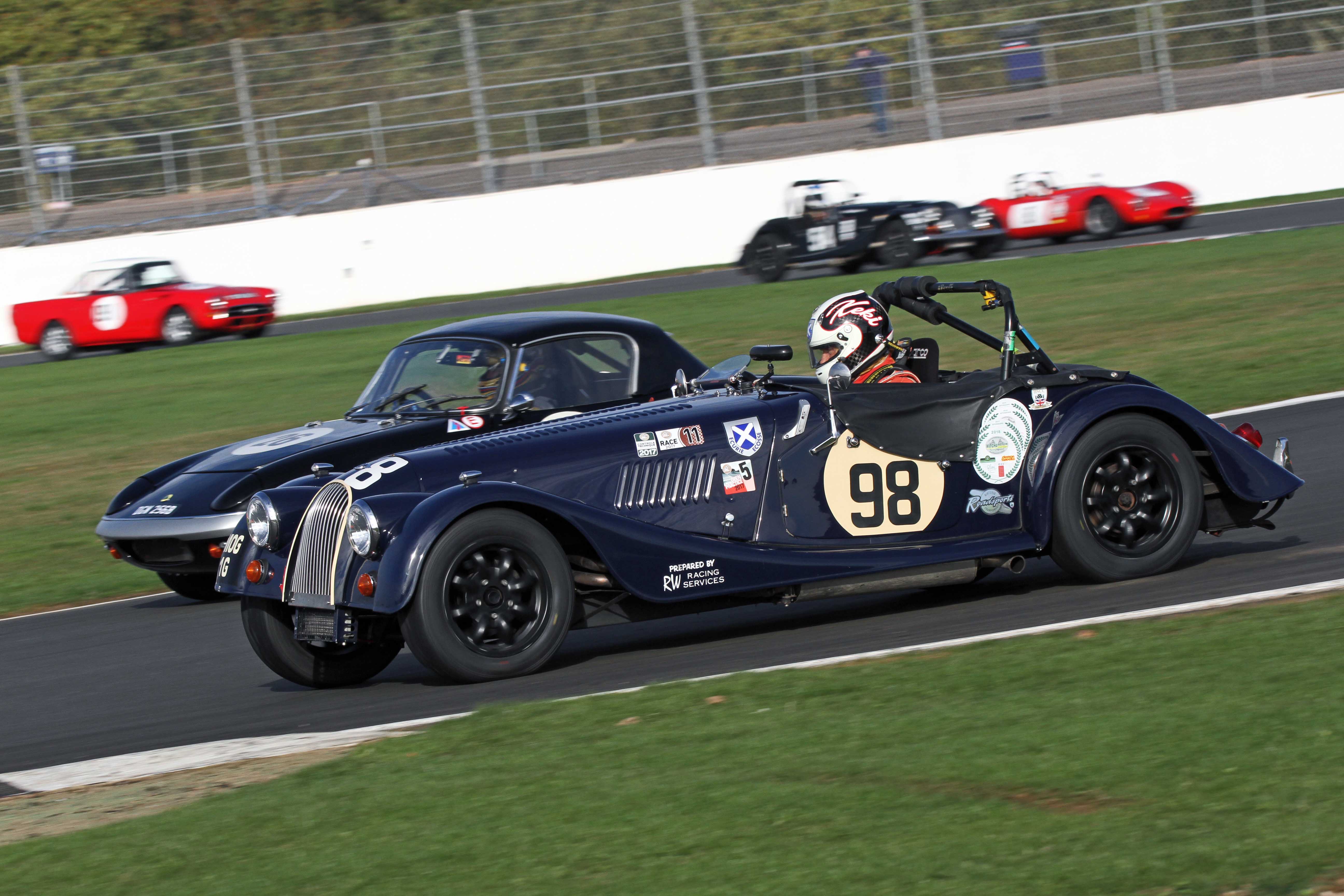 Sunshine and superb racing at HSCC Silverstone Finals - Auto Addicts