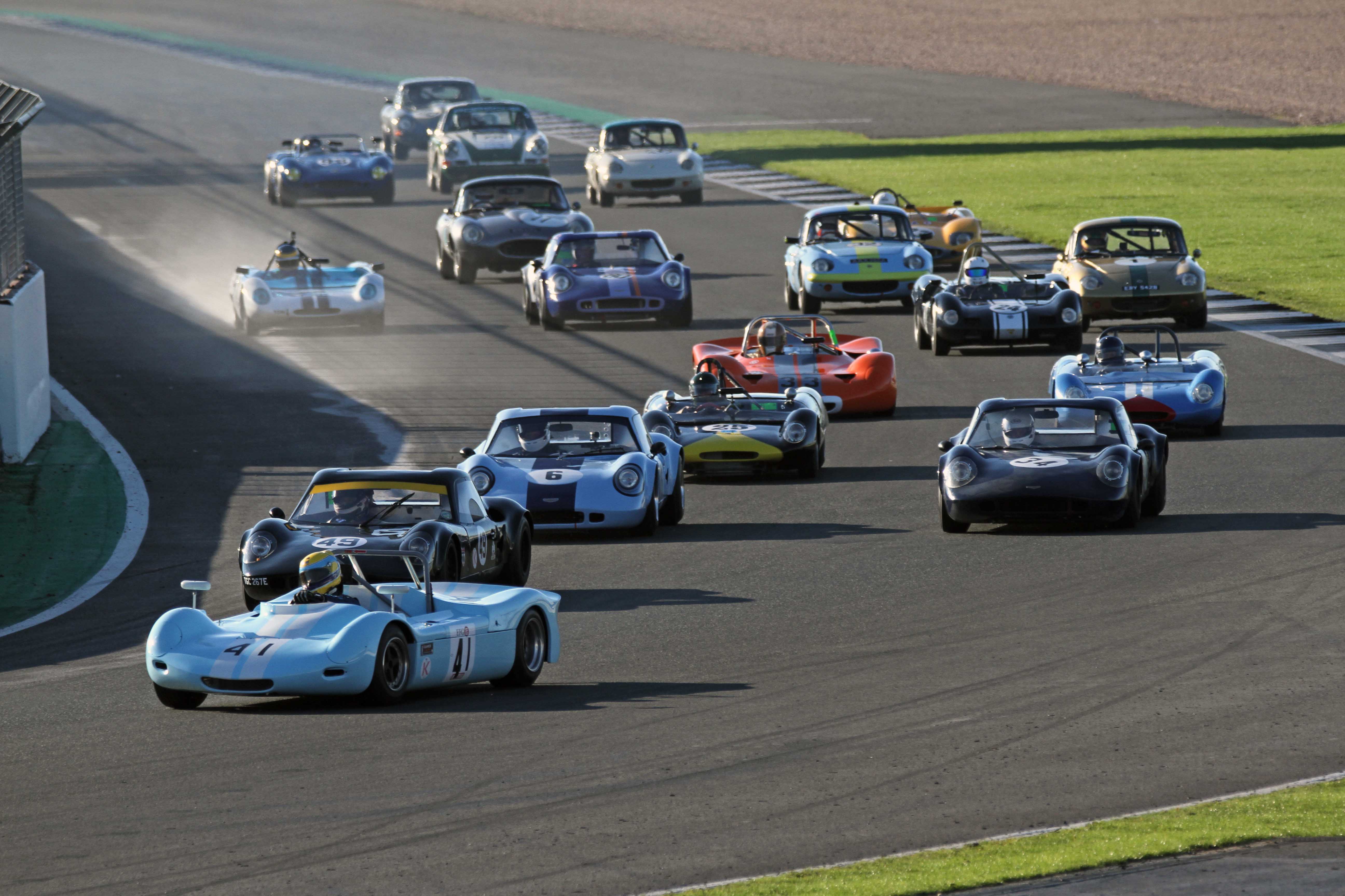 Sunshine and superb racing at HSCC Silverstone Finals - Auto Addicts